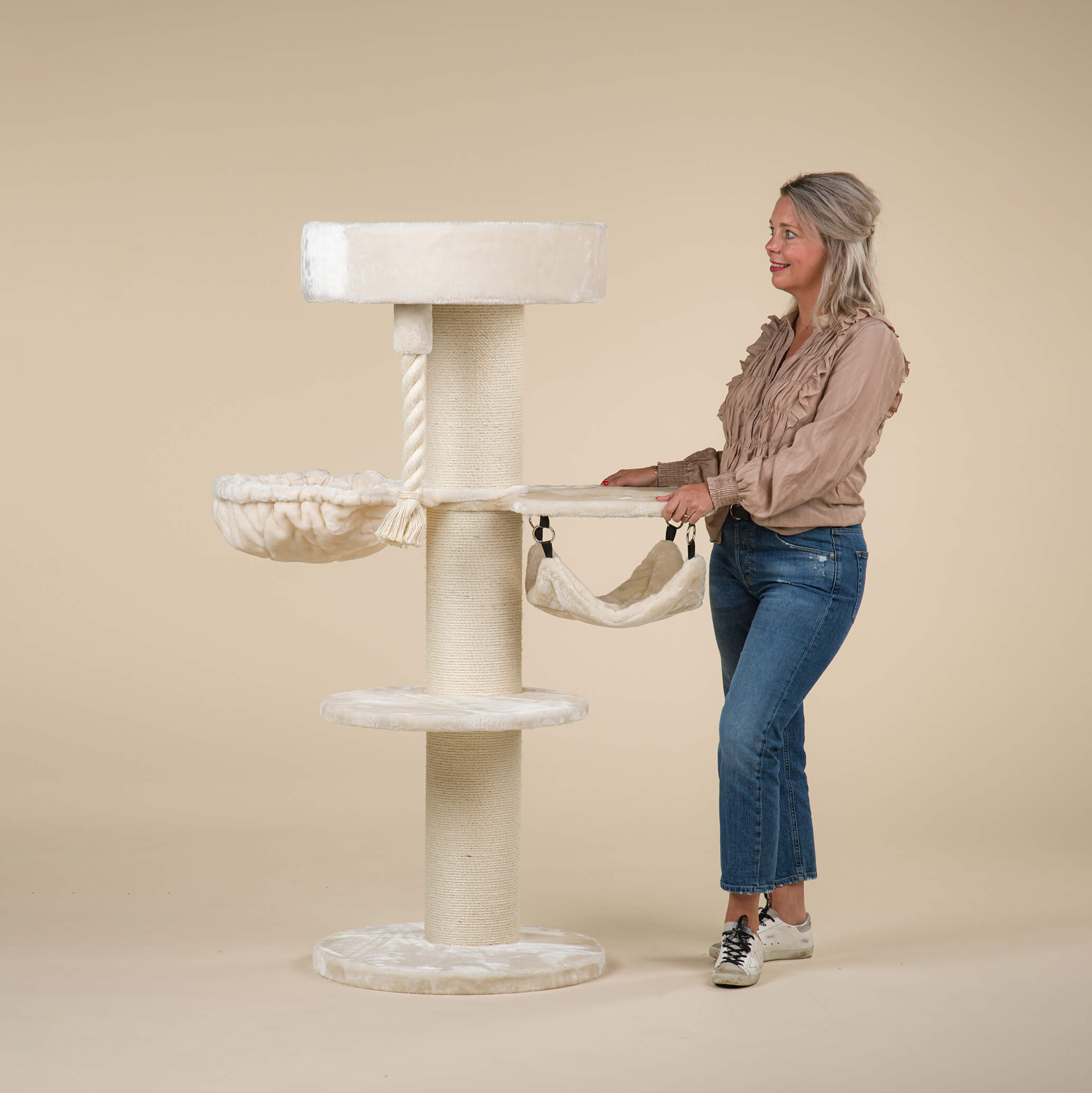 Maine Coon Sleeper Crown Plus Cream - Cat Tree for large cats from RHR Pets