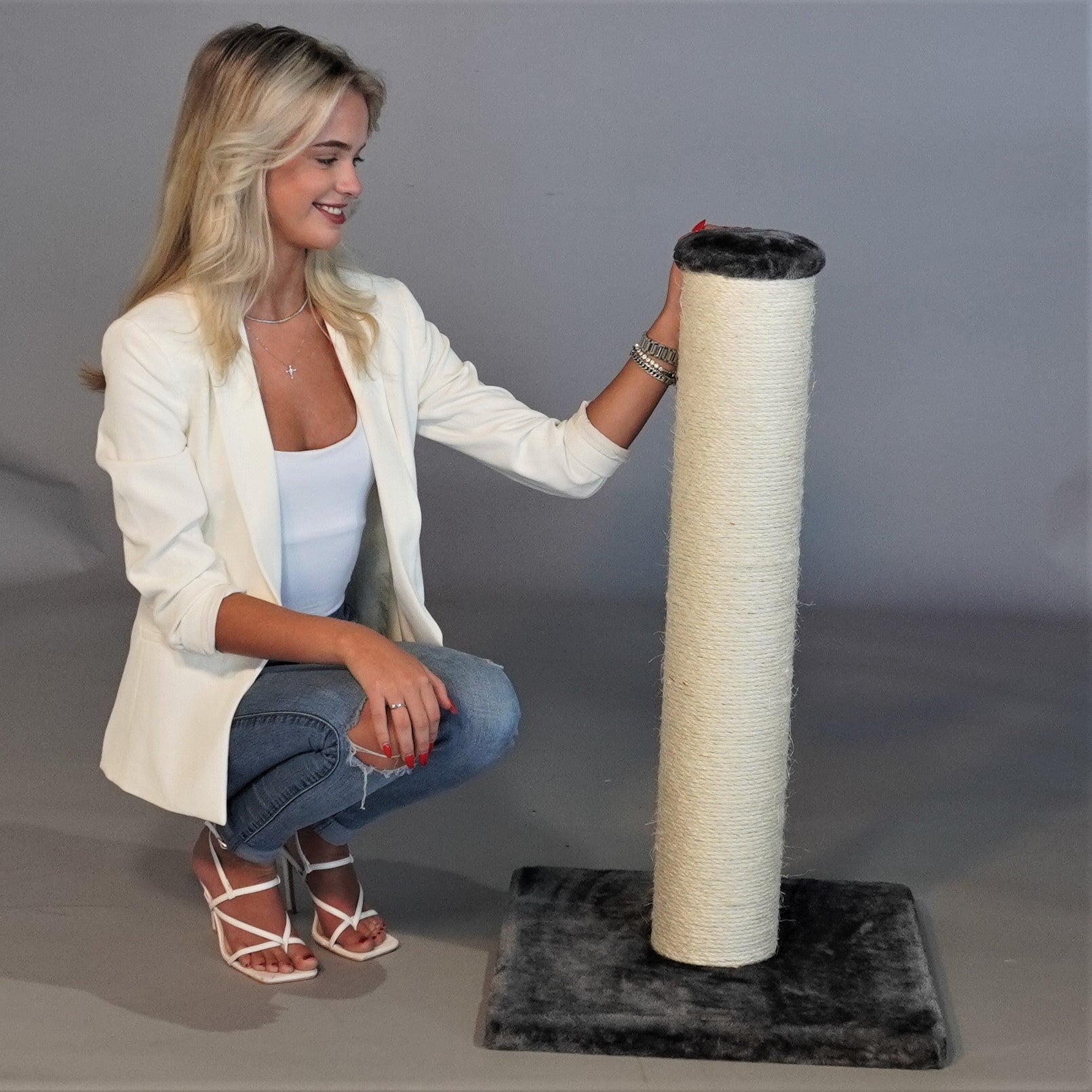 Ragdoll Scratcher Dark Grey - Scratching Pole for cats from RHR Pets